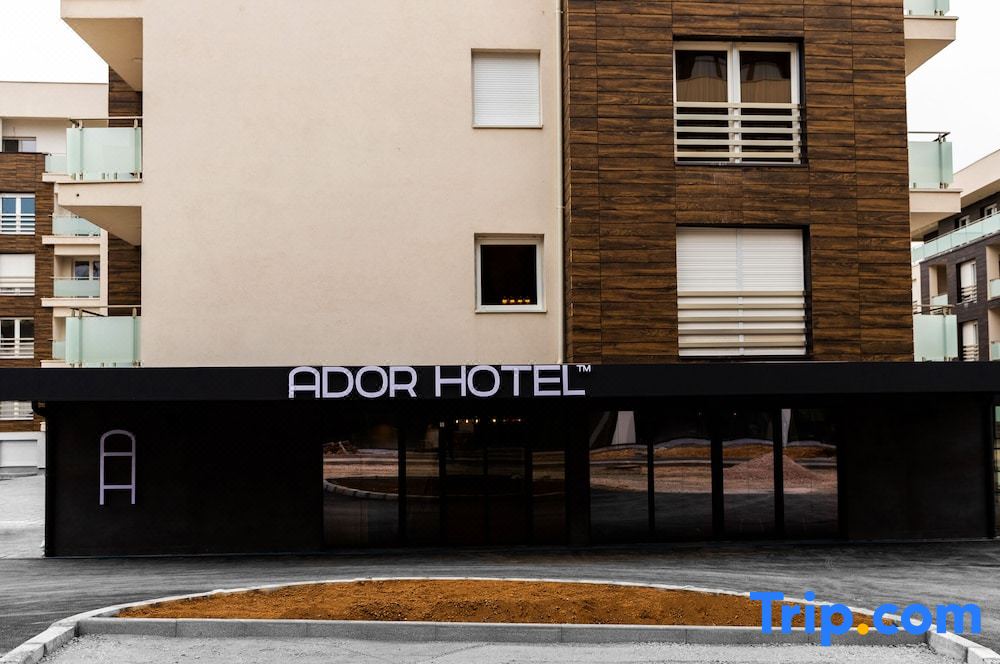 Ador Hotel【 2024年最新の料金比較・口コミ・宿泊予約 】 - トラベルブック(TravelBook)